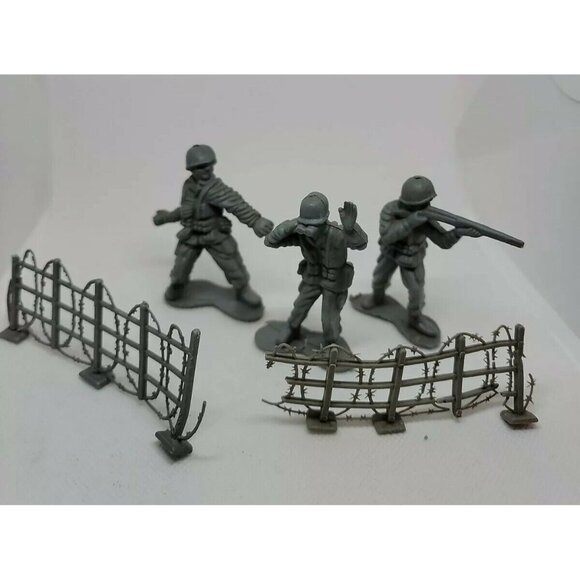 Unbranded | Toys | Vintage Plastic Gray Army Men Lot Of 3 Infantryman ...